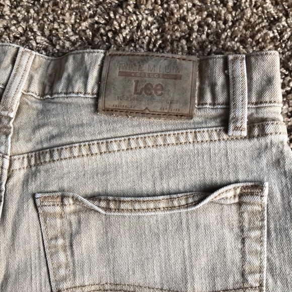 Lee | Jeans | Mens Lee Classic Fit Pants In Khaki Size 32x32 | Poshmark